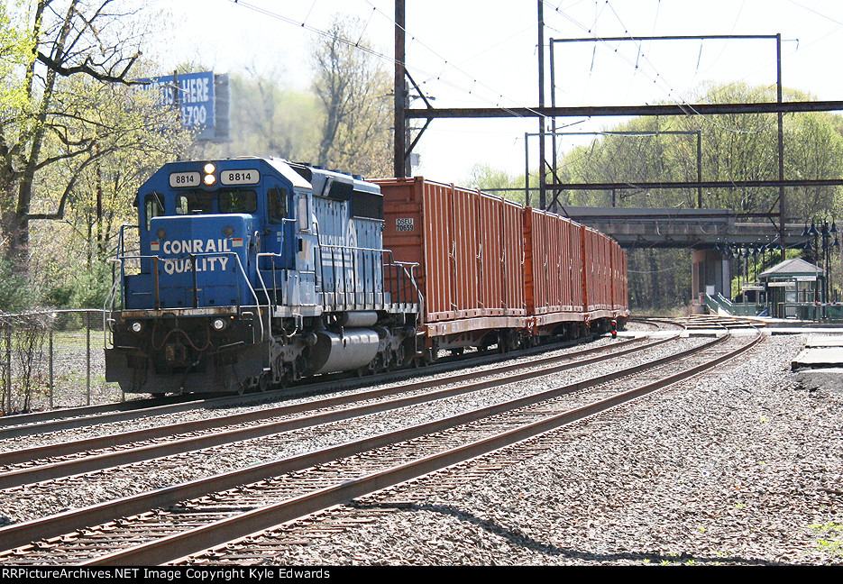 CSX SD40-2 #8814 on Q706-10